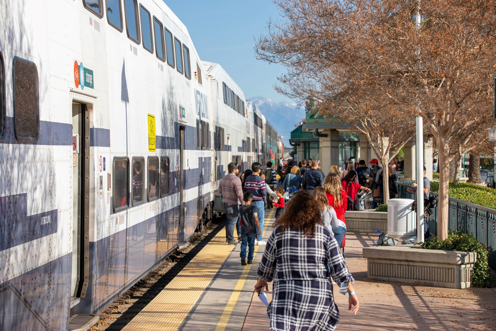 METROLINK OFFERING HOLIDAY PASS - Daily News